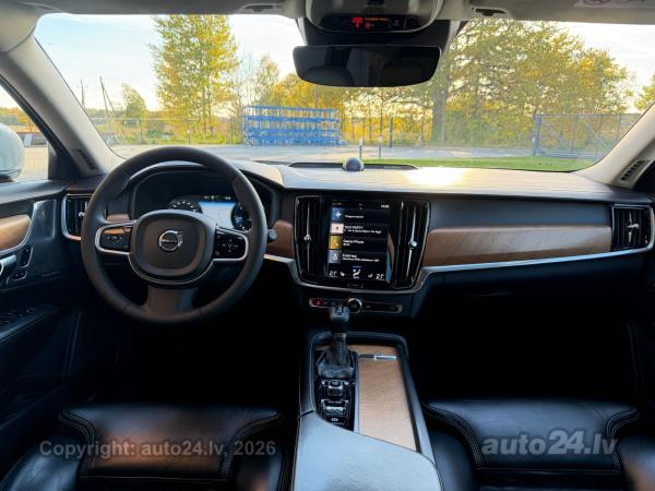 White Volvo V90 2019 in Tartu, with an engine capacity of 2.00 L and mileage of 175 thousand km for 25000 €, photo 11 on AUTOMOTO.COM.LV