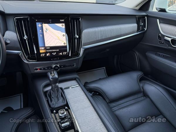 White Volvo V90 2020 in Parnu, with an engine capacity of 2.00 L and mileage of 147 thousand km for 27990 €, photo 11 on AUTOMOTO.COM.LV