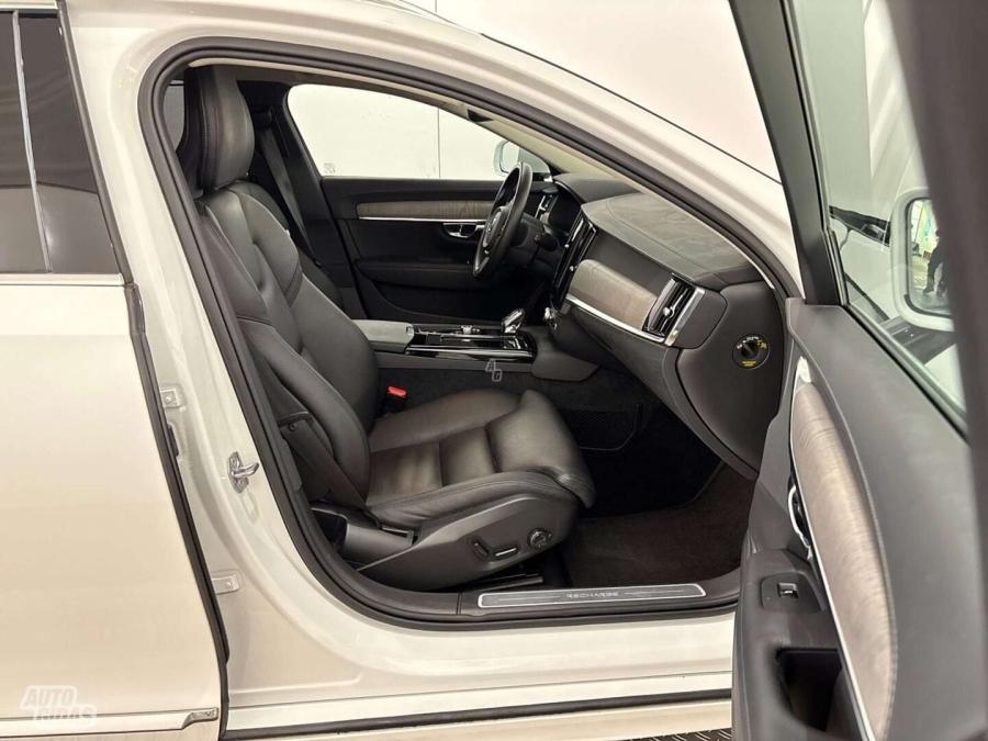 White Volvo V90 2020 in Kaunas, with an engine capacity of 2.00 L and mileage of 94 thousand km for 31532 €, photo 8 on AUTOMOTO.COM.LV