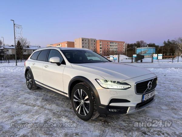 Balts Volvo V90 2020 Tallina, ar dzinēja tilpumu 2.00 L un nobraukumu 214 tūkst. km par 27900 €, foto 2 vietnē AUTOMOTO.COM.LV
