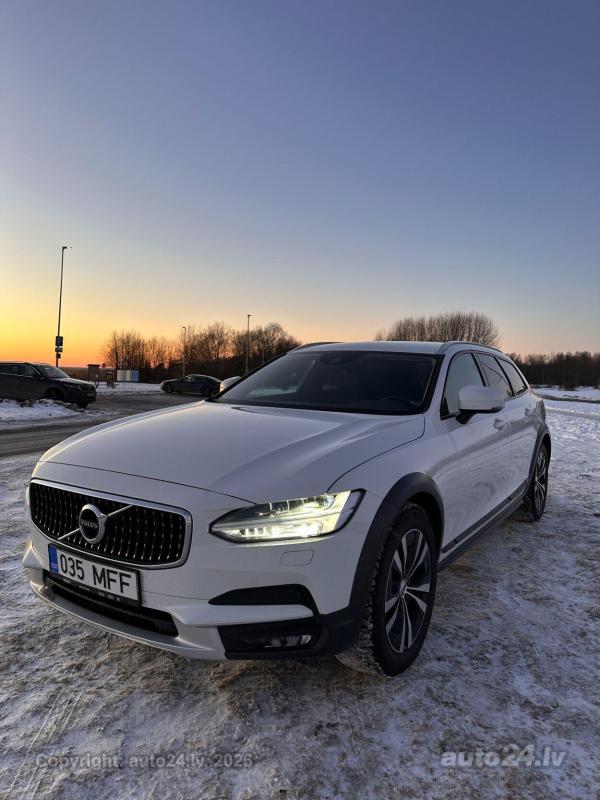 Balts Volvo V90 2020 Tallina, ar dzinēja tilpumu 2.00 L un nobraukumu 214 tūkst. km par 27900 €, foto 5 vietnē AUTOMOTO.COM.LV