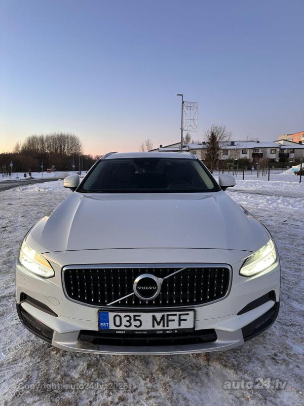 Balts Volvo V90 2020 Tallina, ar dzinēja tilpumu 2.00 L un nobraukumu 214 tūkst. km par 27900 €, foto 6 vietnē AUTOMOTO.COM.LV