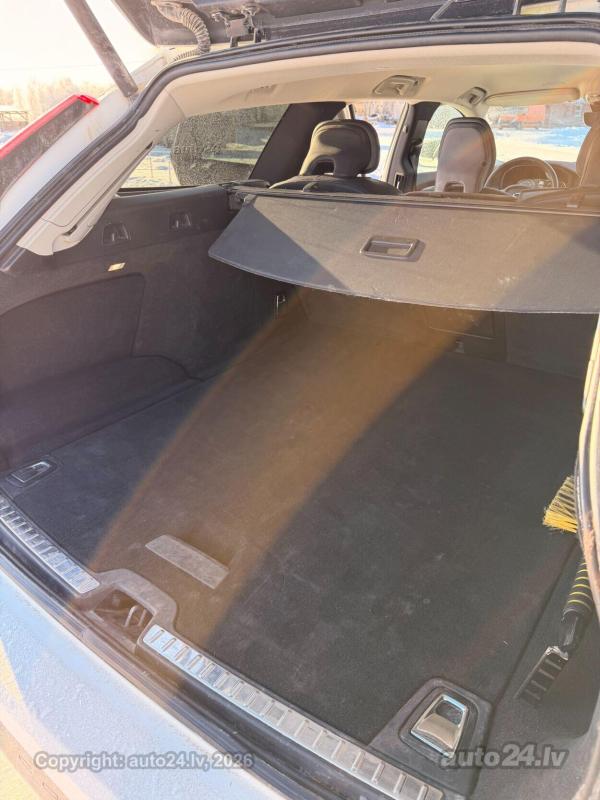 Balts Volvo V90 2020 Tallina, ar dzinēja tilpumu 2.00 L un nobraukumu 214 tūkst. km par 27900 €, foto 11 vietnē AUTOMOTO.COM.LV