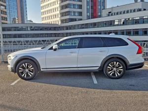 White Volvo V90 2020 in Riga, with an engine capacity of 2.00 L and mileage of 84 thousand km for 35695 €, photo 9 on AUTOMOTO.COM.LV