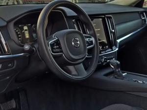 White Volvo V90 2020 in Riga, with an engine capacity of 2.00 L and mileage of 84 thousand km for 35695 €, photo 10 on AUTOMOTO.COM.LV