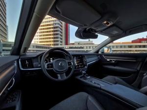 White Volvo V90 2020 in Riga, with an engine capacity of 2.00 L and mileage of 84 thousand km for 35695 €, photo 11 on AUTOMOTO.COM.LV