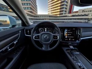 White Volvo V90 2020 in Riga, with an engine capacity of 2.00 L and mileage of 84 thousand km for 35695 €, photo 12 on AUTOMOTO.COM.LV