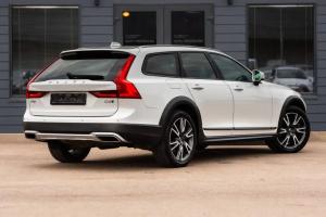 Balts Volvo V90 2020 Jelgava, ar dzinēja tilpumu 2.00 L un nobraukumu 200 tūkst. km par 21750 €, foto 5 vietnē AUTOMOTO.COM.LV