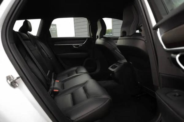Balts Volvo V90 2020 Jelgava, ar dzinēja tilpumu 2.00 L un nobraukumu 200 tūkst. km par 21750 €, foto 10 vietnē AUTOMOTO.COM.LV