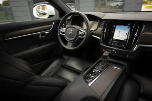 Balts Volvo V90 2020 Jelgava, ar dzinēja tilpumu 2.00 L un nobraukumu 200 tūkst. km par 21750 €, foto 16 vietnē AUTOMOTO.COM.LV