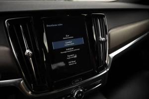 Balts Volvo V90 2020 Jelgava, ar dzinēja tilpumu 2.00 L un nobraukumu 200 tūkst. km par 21750 €, foto 18 vietnē AUTOMOTO.COM.LV