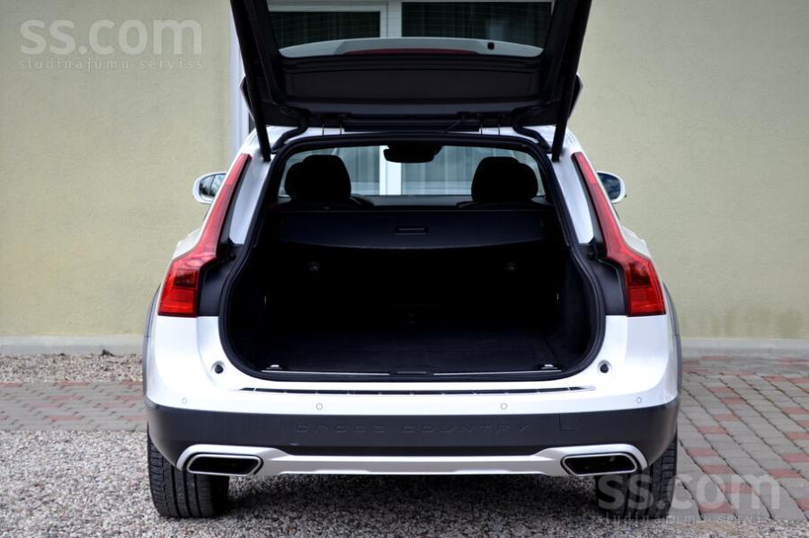 Balts Volvo V90 2020 Tukums, ar dzinēja tilpumu 2.00 L un nobraukumu 247 tūkst. km par 23490 €, foto 34 vietnē AUTOMOTO.COM.LV
