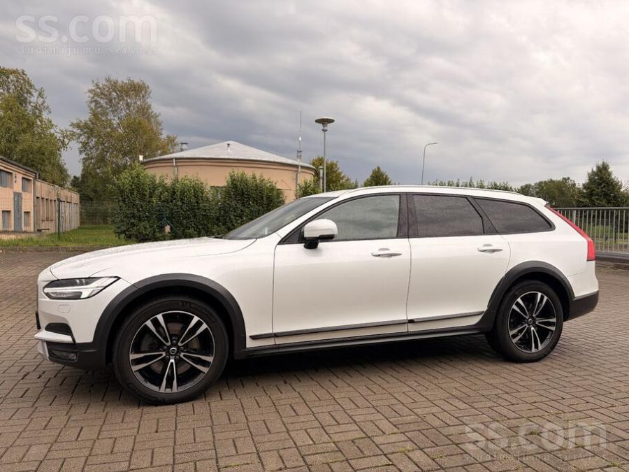 Balts Volvo V90 2020 Ventspils, ar dzinēja tilpumu 2.00 L un nobraukumu 325 tūkst. km par 17850 €, foto 5 vietnē AUTOMOTO.COM.LV