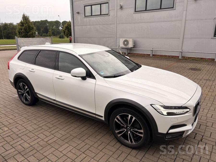 Balts Volvo V90 2020 Ventspils, ar dzinēja tilpumu 2.00 L un nobraukumu 325 tūkst. km par 17850 €, foto 7 vietnē AUTOMOTO.COM.LV