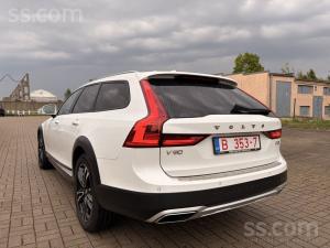 Balts Volvo V90 2020 Ventspils, ar dzinēja tilpumu 2.00 L un nobraukumu 325 tūkst. km par 17850 €, foto 10 vietnē AUTOMOTO.COM.LV