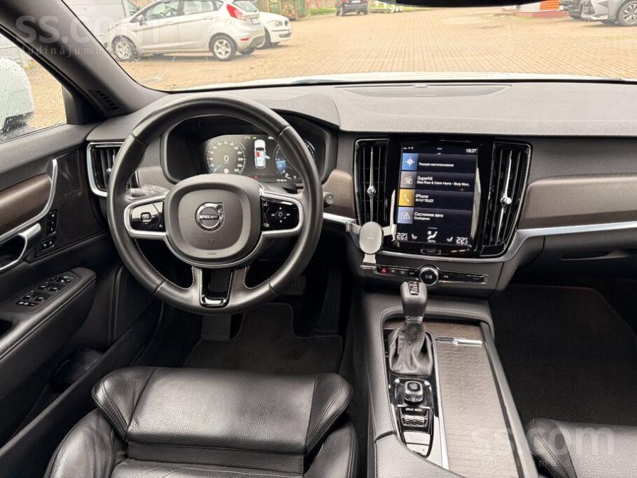 Balts Volvo V90 2020 Ventspils, ar dzinēja tilpumu 2.00 L un nobraukumu 325 tūkst. km par 17850 €, foto 16 vietnē AUTOMOTO.COM.LV
