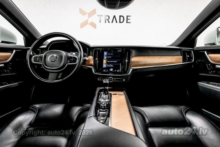 Balts Volvo V90 2020 Pērnava, ar dzinēja tilpumu 2.00 L un nobraukumu 133 tūkst. km par 27490 €, foto 15 vietnē AUTOMOTO.COM.LV
