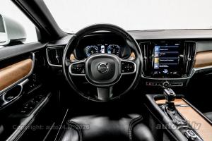 Balts Volvo V90 2020 Pērnava, ar dzinēja tilpumu 2.00 L un nobraukumu 133 tūkst. km par 27490 €, foto 16 vietnē AUTOMOTO.COM.LV