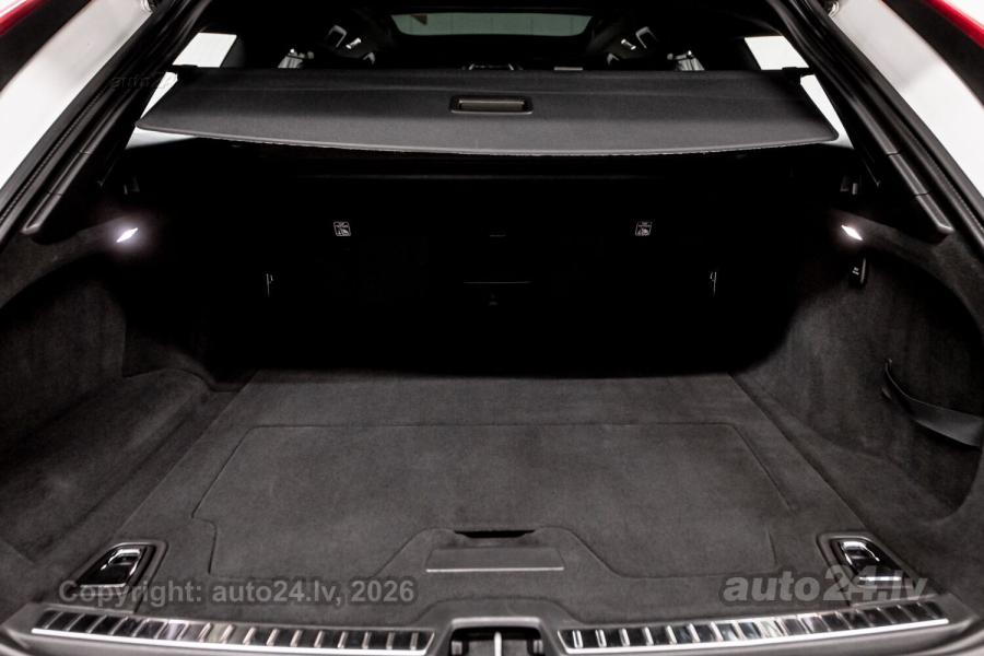 Balts Volvo V90 2020 Pērnava, ar dzinēja tilpumu 2.00 L un nobraukumu 133 tūkst. km par 27490 €, foto 26 vietnē AUTOMOTO.COM.LV