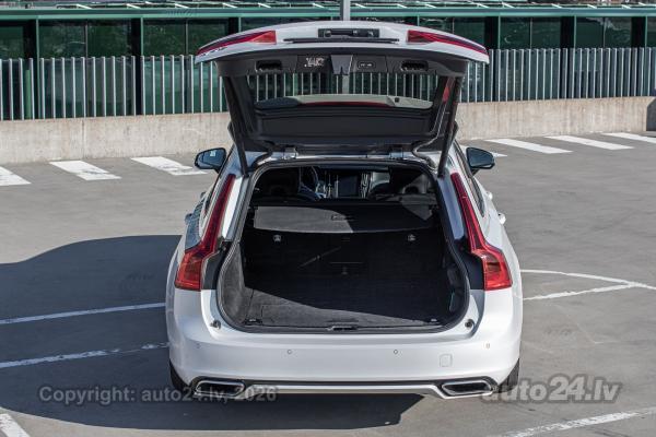 Volvo V90 2020 Tallina vietnē Balts Volvo V90 2020 Tallina, ar dzinēja tilpumu 2.00 L un nobraukumu 123 tūkst. km par 28900 €, foto 8 vietnē AUTOMOTO.COM.LV