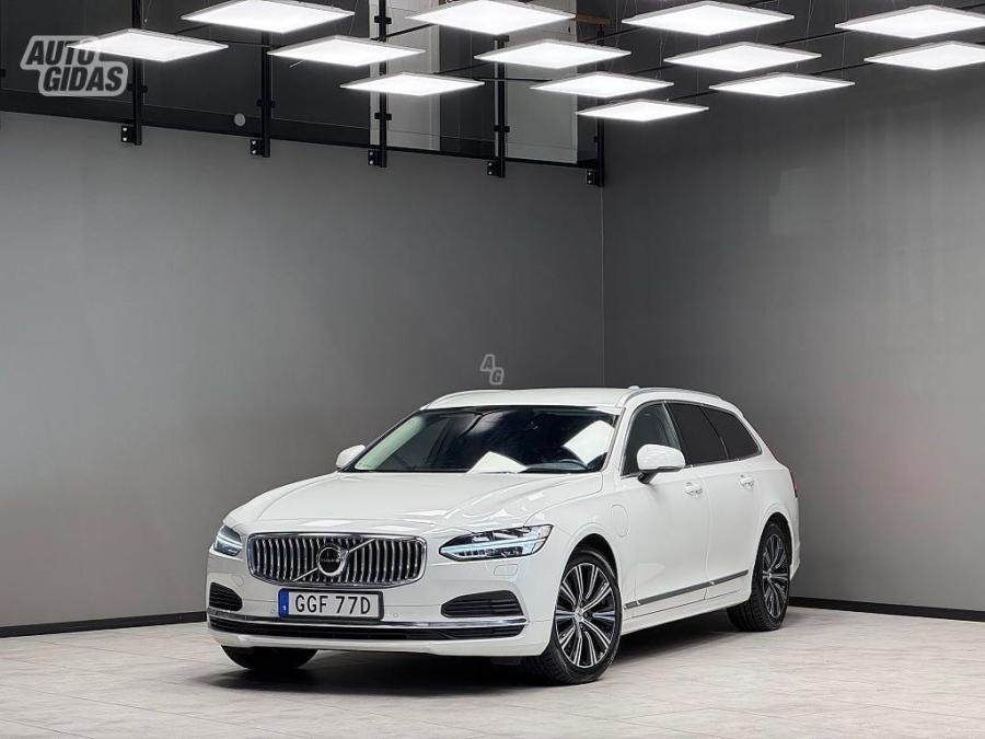 White Volvo V90 2021 in Kaunas, with an engine capacity of 0.00 L and mileage of 92 thousand km for 34226 €, photo 1 on AUTOMOTO.COM.LV