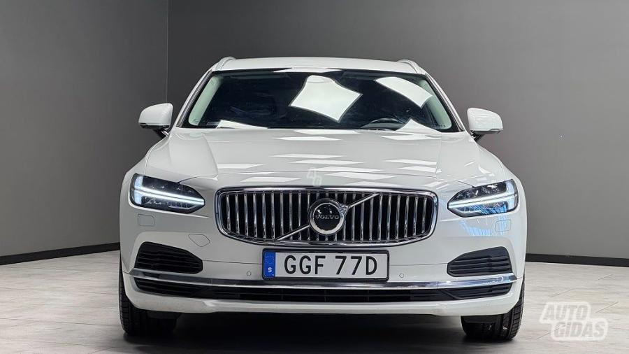 White Volvo V90 2021 in Kaunas, with an engine capacity of 0.00 L and mileage of 92 thousand km for 34226 €, photo 20 on AUTOMOTO.COM.LV