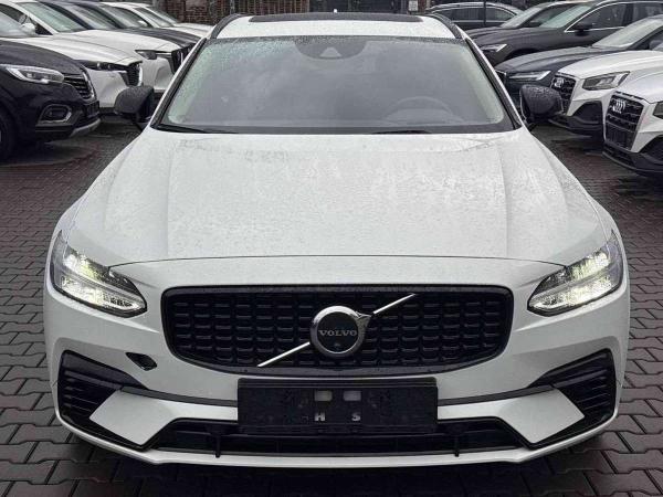 Balts Volvo V90 2021 Viļņa, ar dzinēja tilpumu 2.00 L un nobraukumu 146 tūkst. km par 29990 €, foto 2 vietnē AUTOMOTO.COM.LV