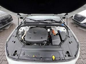 White Volvo V90 2021 in Vilnius, with an engine capacity of 2.00 L and mileage of 146 thousand km for 29990 €, photo 3 on AUTOMOTO.COM.LV