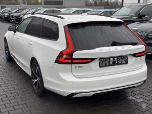 White Volvo V90 2021 in Vilnius, with an engine capacity of 2.00 L and mileage of 146 thousand km for 29990 €, photo 9 on AUTOMOTO.COM.LV