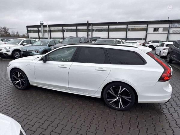 Balts Volvo V90 2021 Viļņa, ar dzinēja tilpumu 2.00 L un nobraukumu 146 tūkst. km par 29990 €, foto 10 vietnē AUTOMOTO.COM.LV