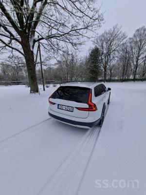 Белый Вольво В90 2021 в Бауска, объемом двигателя 2.00 л и пробегом 132 тыс. км за 26700 €, фото 4 на AUTOMOTO.COM.LV