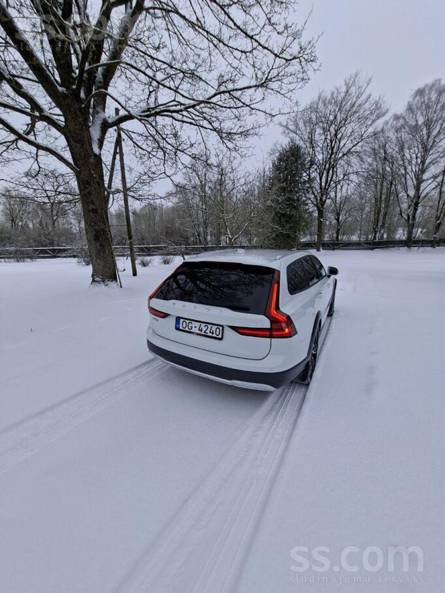Белый Вольво В90 2021 в Бауска, объемом двигателя 2.00 л и пробегом 132 тыс. км за 26700 €, фото 4 на AUTOMOTO.COM.LV