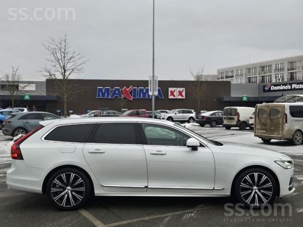 White Volvo V90 2021 in Jurmala, with an engine capacity of 2.00 L and mileage of 219 thousand km for 17800 €, photo 6 on AUTOMOTO.COM.LV