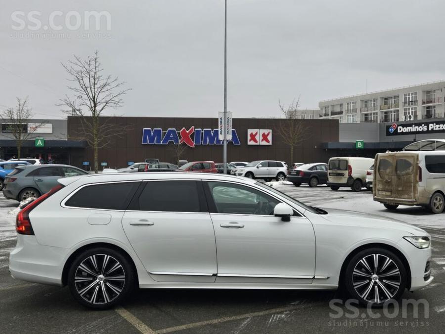 White Volvo V90 2021 in Jurmala, with an engine capacity of 2.00 L and mileage of 219 thousand km for 17800 €, photo 6 on AUTOMOTO.COM.LV