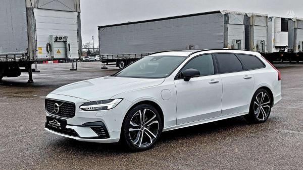 Balts Volvo V90 2021 Viļņa, ar dzinēja tilpumu 1.97 L un nobraukumu 231 tūkst. km par 24900 €, foto 3 vietnē AUTOMOTO.COM.LV