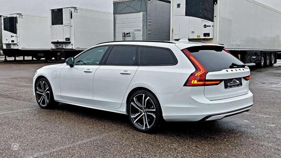 Balts Volvo V90 2021 Viļņa, ar dzinēja tilpumu 1.97 L un nobraukumu 232 tūkst. km par 23900 €, foto 13 vietnē AUTOMOTO.COM.LV