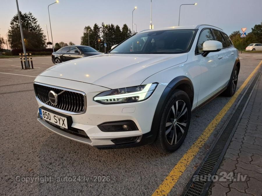 White Volvo V90 2021 in Tallinn, with an engine capacity of 2.00 L and mileage of 196 thousand km for 28900 €, photo 5 on AUTOMOTO.COM.LV