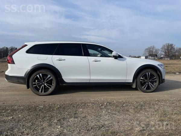 Balts Volvo V90 2021 Rīga, ar dzinēja tilpumu 2.00 L un nobraukumu 138 tūkst. km par 25500 €, foto 5 vietnē AUTOMOTO.COM.LV