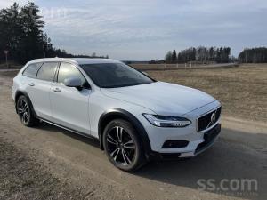 White Volvo V90 2021 in Riga, with an engine capacity of 2.00 L and mileage of 138 thousand km for 25000 €, photo 3 on AUTOMOTO.COM.LV