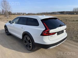 White Volvo V90 2021 in Riga, with an engine capacity of 2.00 L and mileage of 138 thousand km for 25000 €, photo 4 on AUTOMOTO.COM.LV
