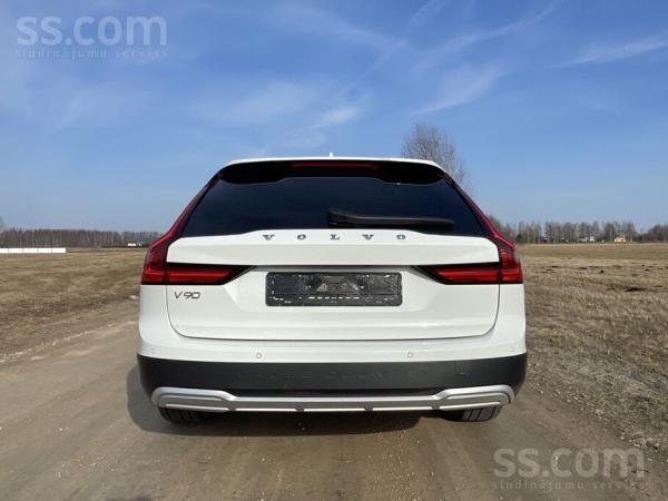 White Volvo V90 2021 in Riga, with an engine capacity of 2.00 L and mileage of 138 thousand km for 25000 €, photo 4 on AUTOMOTO.COM.LV