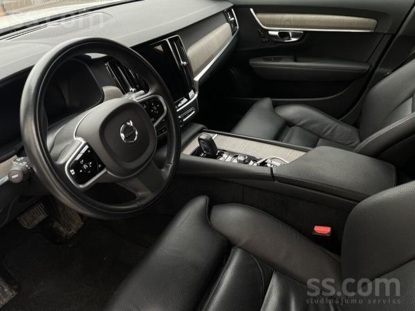 White Volvo V90 2021 in Riga, with an engine capacity of 2.00 L and mileage of 138 thousand km for 25000 €, photo 6 on AUTOMOTO.COM.LV
