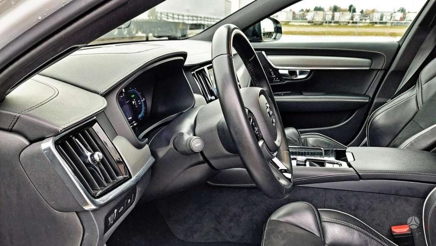 Balts Volvo V90 2021 Viļņa, ar dzinēja tilpumu 1.97 L un nobraukumu 236 tūkst. km par 22900 €, foto 19 vietnē AUTOMOTO.COM.LV
