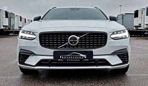 White Volvo V90 2021 in Vilnius, with an engine capacity of 1.97 L and mileage of 237 thousand km for 23900 €, photo 16 on AUTOMOTO.COM.LV