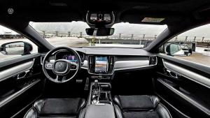 White Volvo V90 2021 in Vilnius, with an engine capacity of 1.97 L and mileage of 237 thousand km for 23900 €, photo 22 on AUTOMOTO.COM.LV