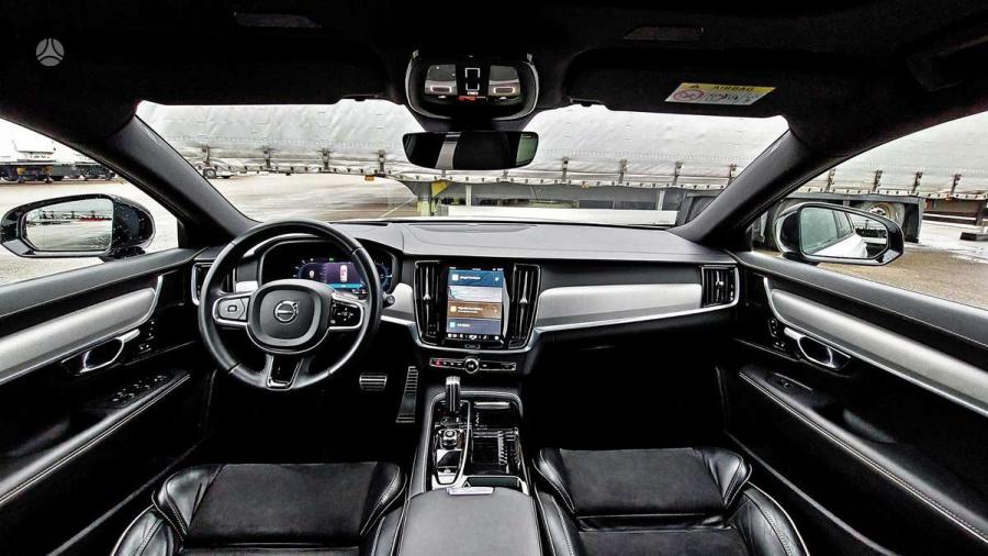 White Volvo V90 2021 in Vilnius, with an engine capacity of 1.97 L and mileage of 237 thousand km for 23900 €, photo 22 on AUTOMOTO.COM.LV