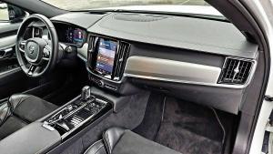 White Volvo V90 2021 in Vilnius, with an engine capacity of 1.97 L and mileage of 237 thousand km for 23900 €, photo 26 on AUTOMOTO.COM.LV