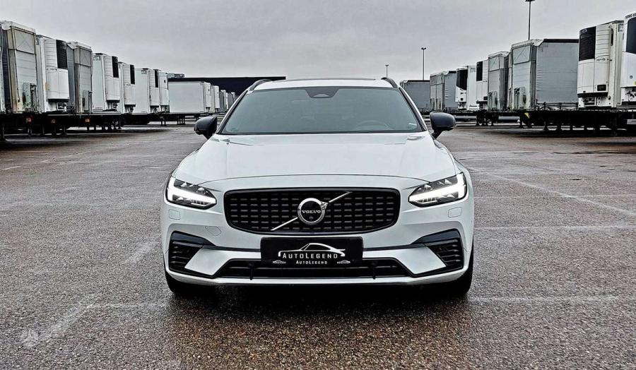 Balts Volvo V90 2021 Viļņa, ar dzinēja tilpumu 1.97 L un nobraukumu 235 tūkst. km par 23990 €, foto 6 vietnē AUTOMOTO.COM.LV