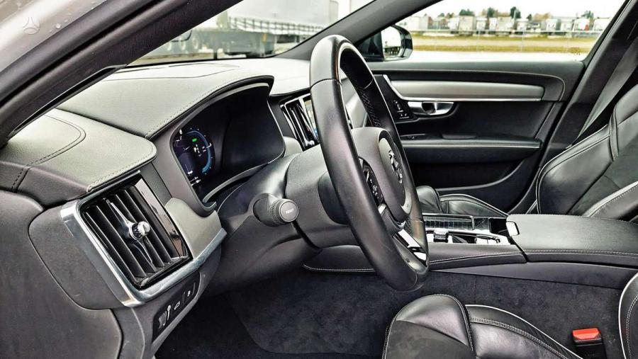Balts Volvo V90 2021 Viļņa, ar dzinēja tilpumu 1.97 L un nobraukumu 235 tūkst. km par 23990 €, foto 19 vietnē AUTOMOTO.COM.LV