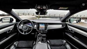 Balts Volvo V90 2021 Viļņa, ar dzinēja tilpumu 1.97 L un nobraukumu 235 tūkst. km par 23990 €, foto 22 vietnē AUTOMOTO.COM.LV